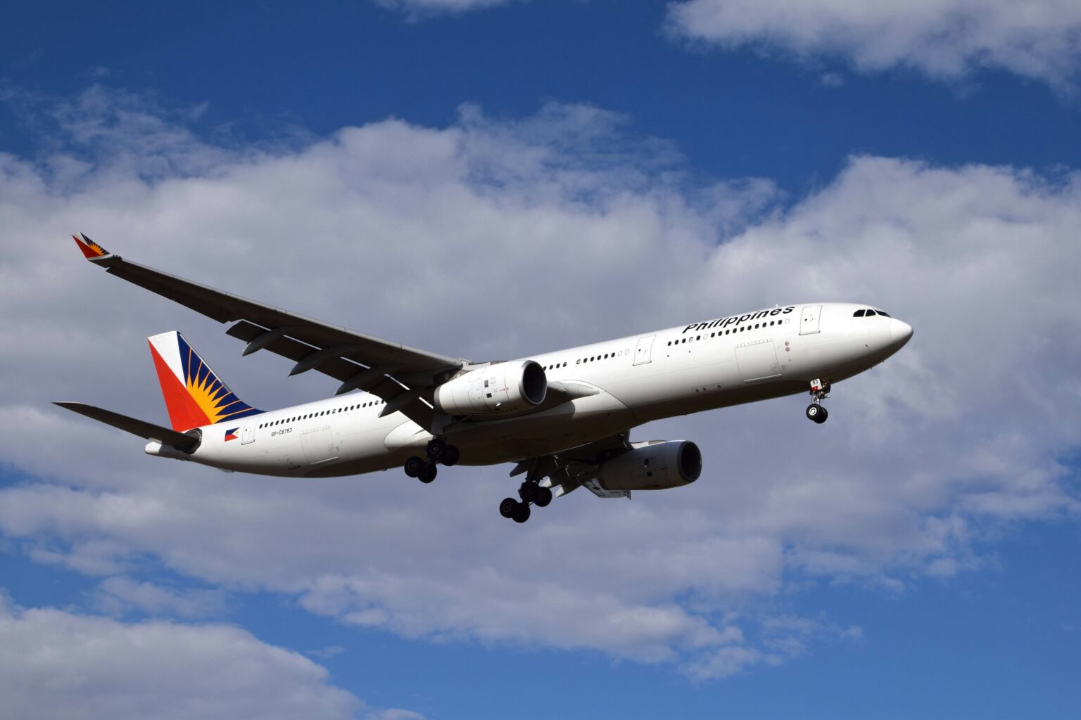 【搭乗記】フィリピン航空PR424便に搭乗してマニラから羽田へ！羽田深夜到着便を実際にレビューします。 | AviationNoteと行く空の旅
